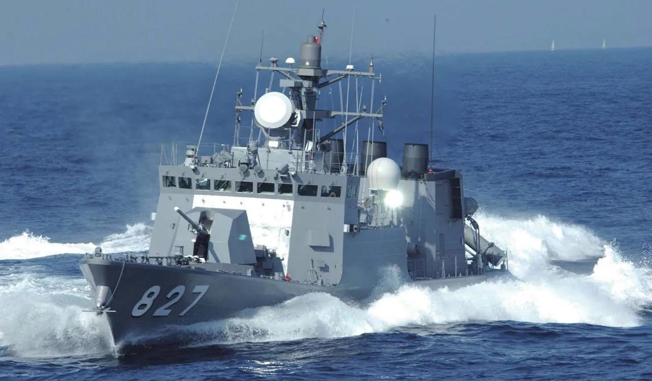 The Chinese Aegis warship weighing only 20 tons can carry 10 missiles ...