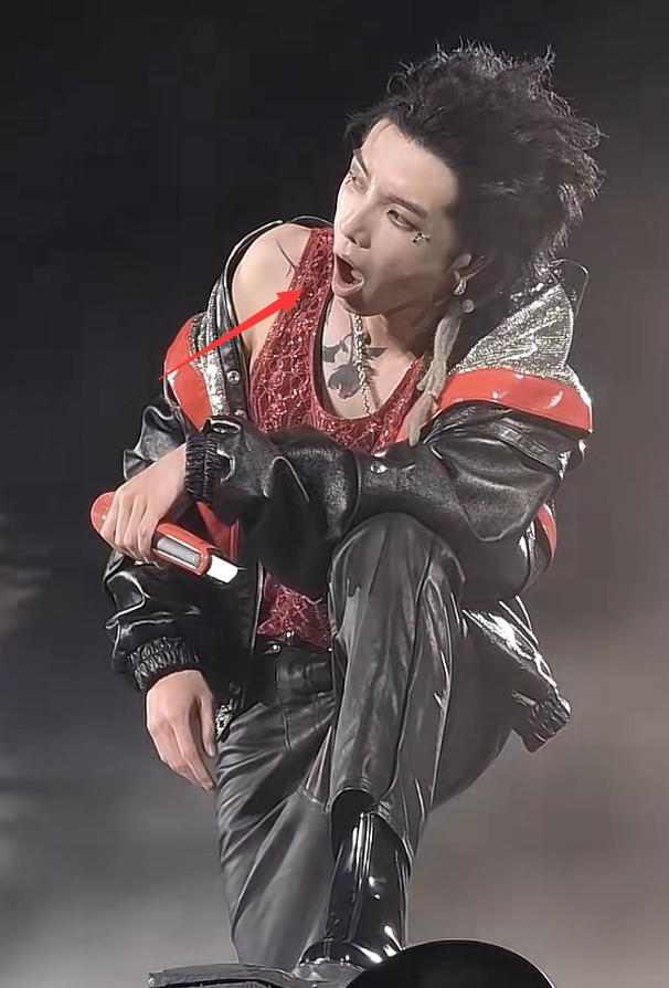 Hua Chenyu showed confusion at the concert, yawned and rolled his eyes with a contemptuous ...