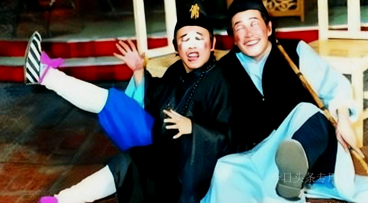 Police cars clear the way, luxury cars see each other off, Niu Qun and ...