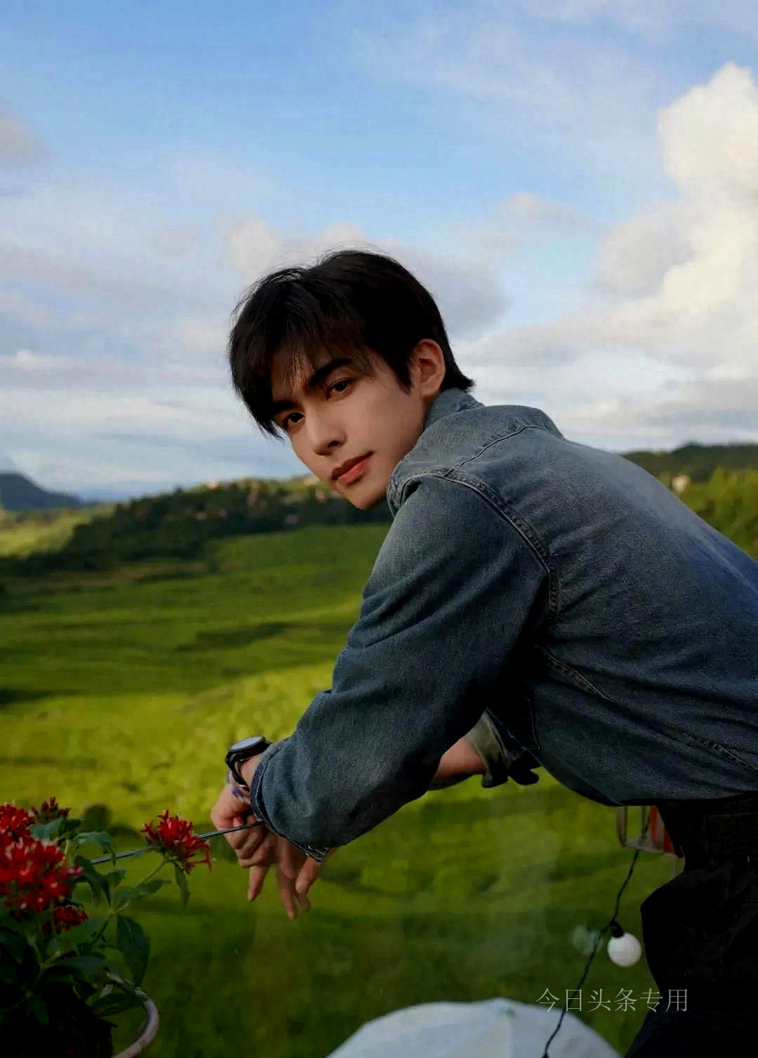 Reba Gong Jun Xu Jiao Song Weilong Luo Yunxi Tian Jiarui - iMedia