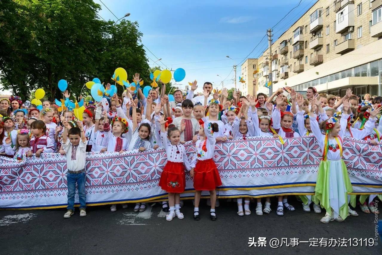 Glorious Ukrainian embroidery festival, once beautiful Mariupol and her ...