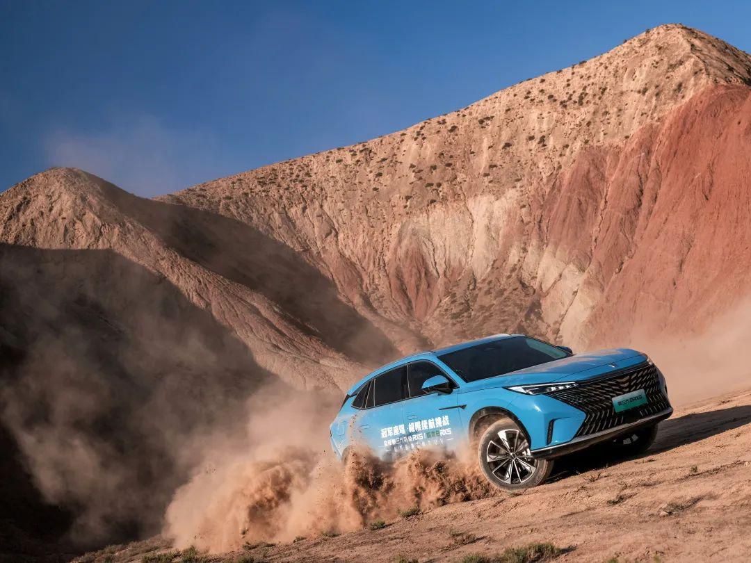 Breaking the dominance of one family, this plug-in SUV is equipped with super black technology ...