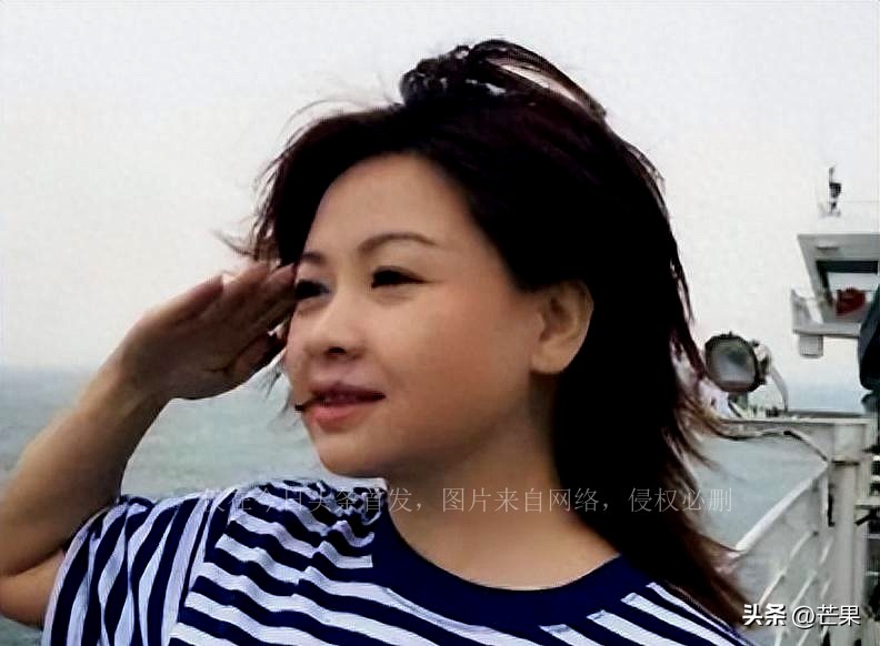 Singer Li Qiong: She became famous overnight at the age of 21, but was ...
