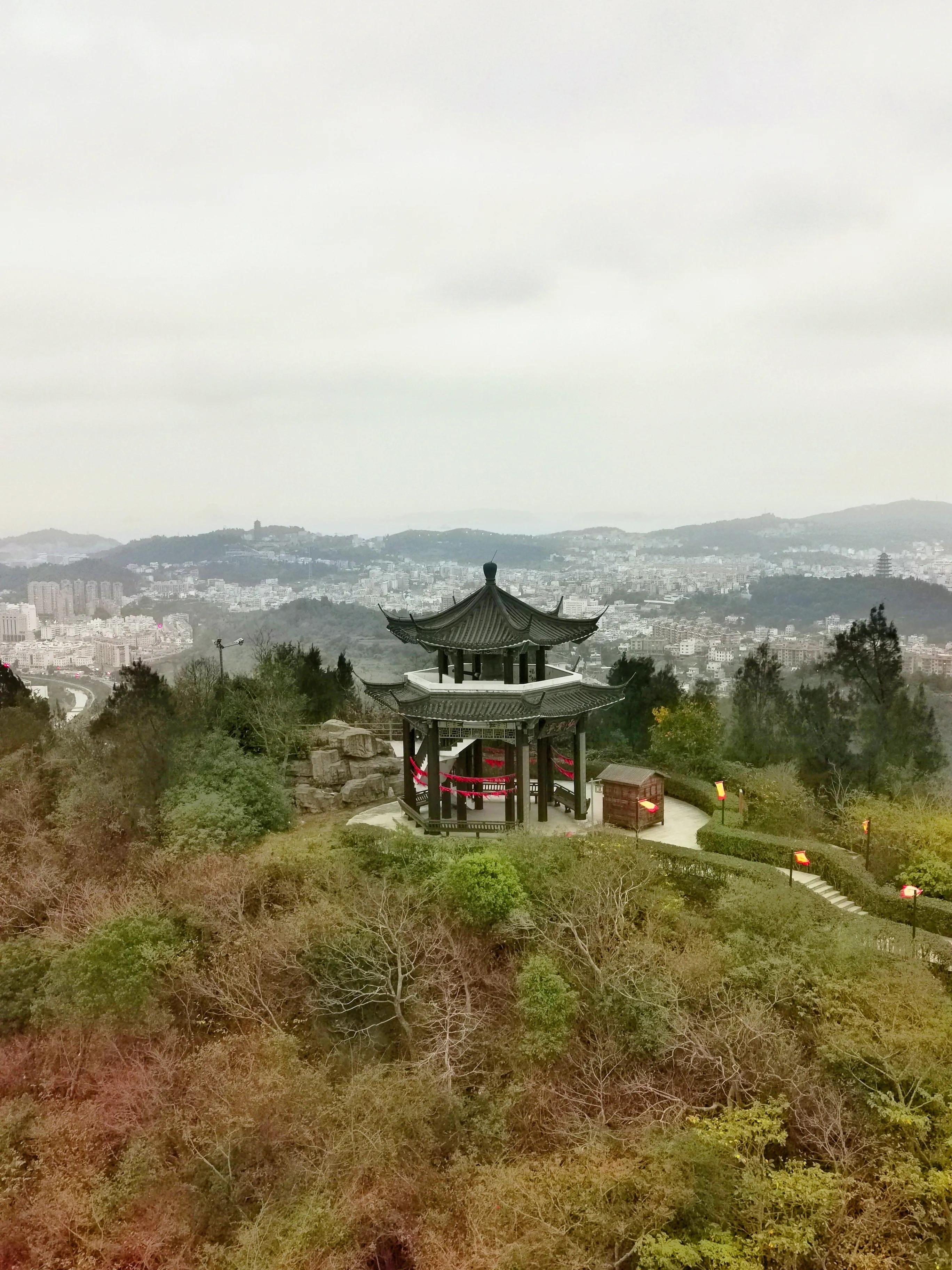 The first building in the southeast coast - "Wanghai Tower" in Dongtou ...