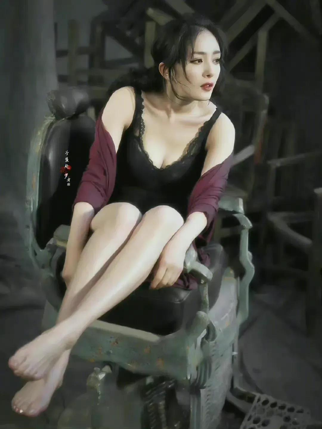 Yang Mi, sexy and charming - iNEWS