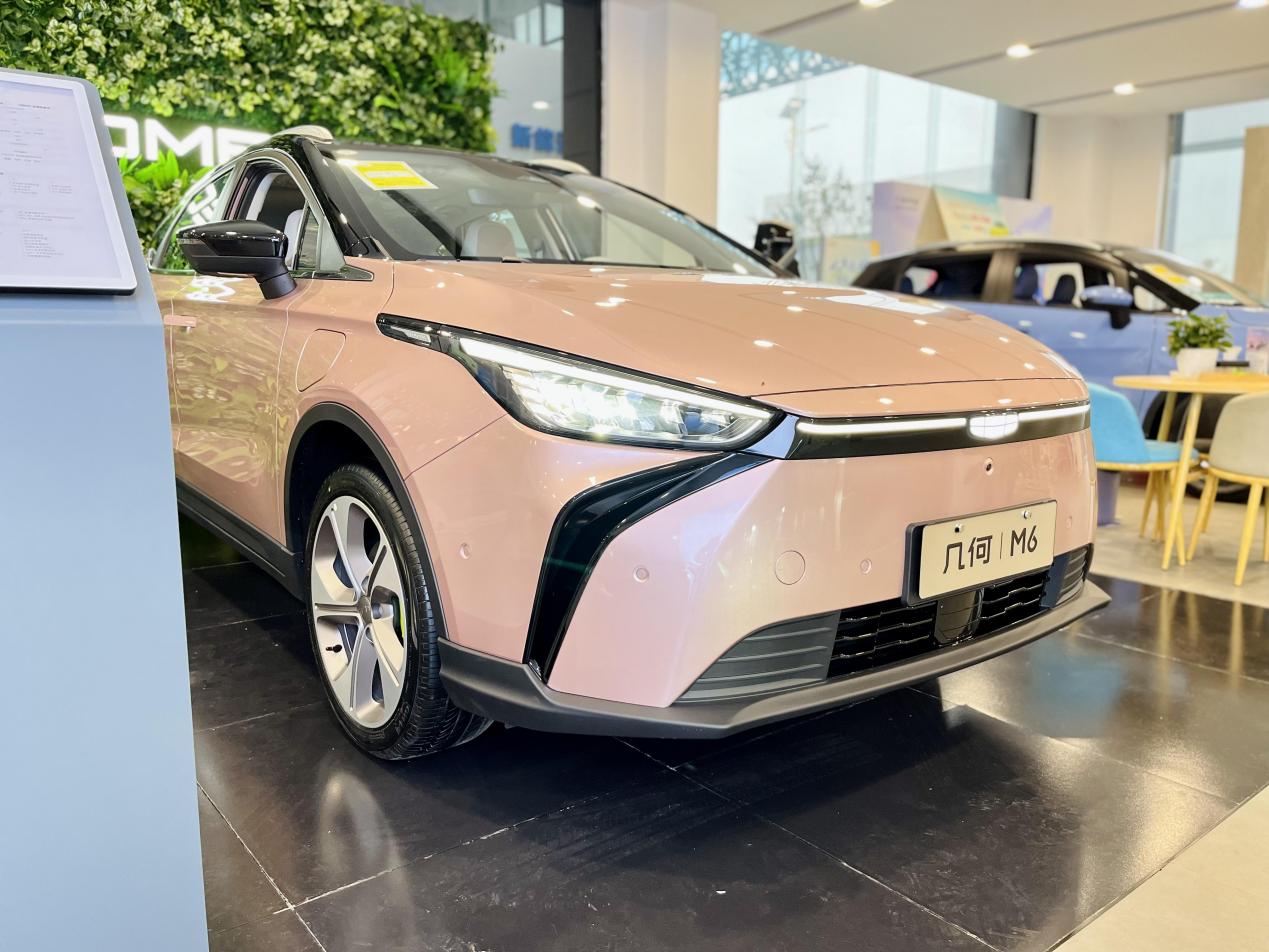 Geometry M6 vs Yuan PLUS EV, whose design language is younger? - iNEWS