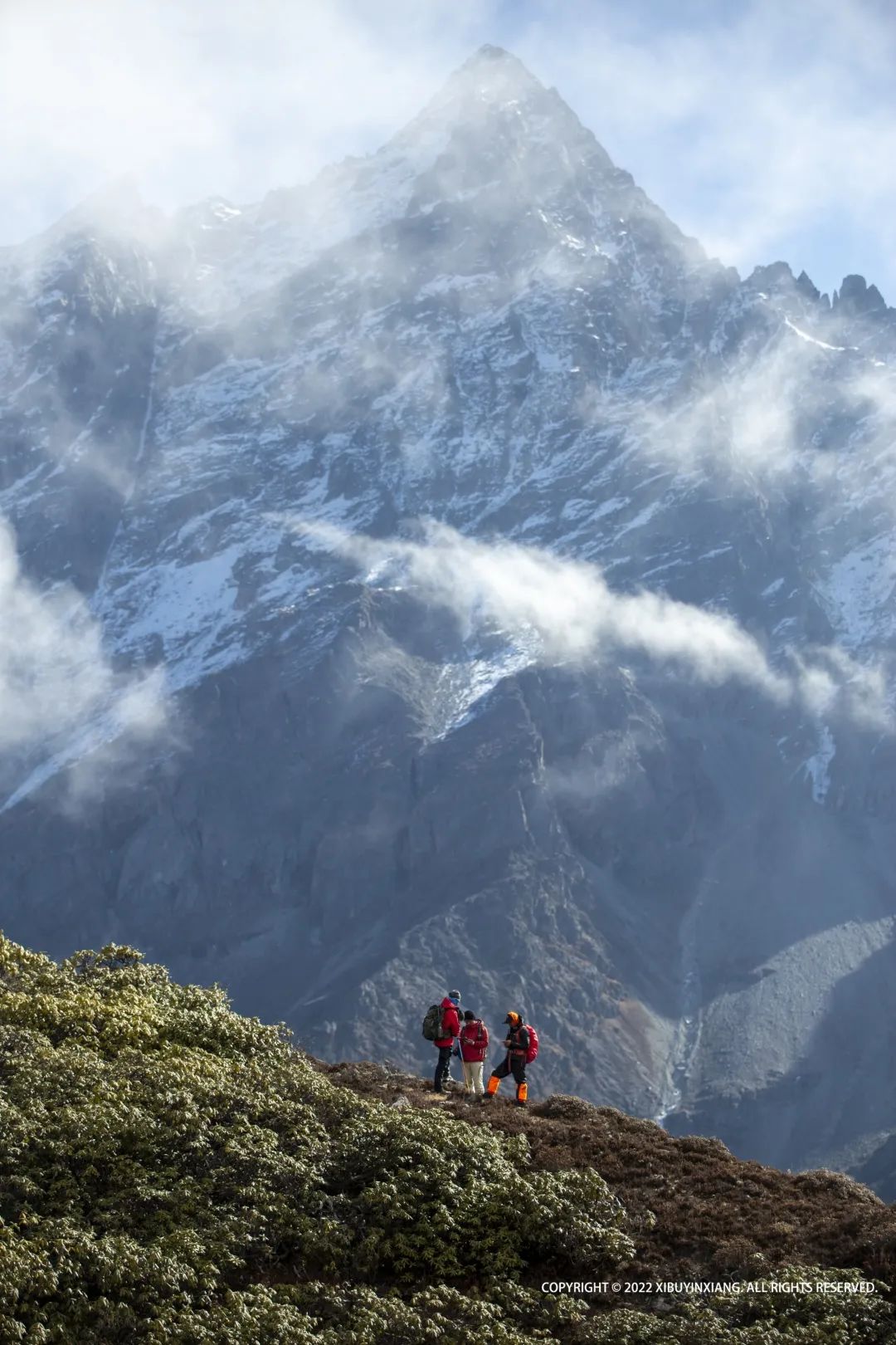 The beauty of Baima Snow Mountain is not lost to Meili Snow Mountain at ...