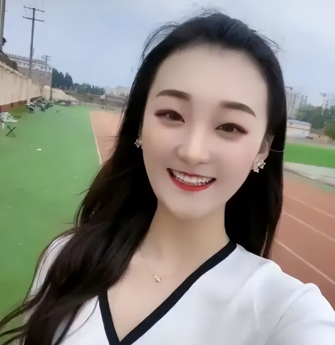 Chen Yanan's comeback was frustrated again, and the new live broadcast ...