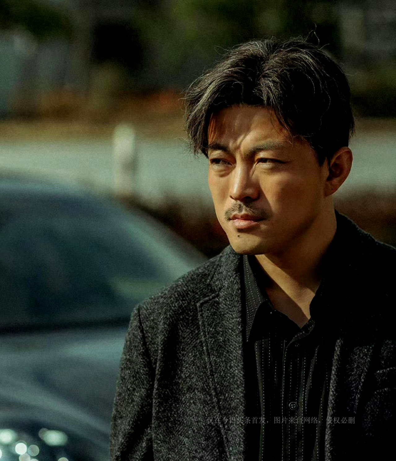 After "The Knockout" became famous, Tang Xiaolong appeared in a billiards hall with sharp eyes ...