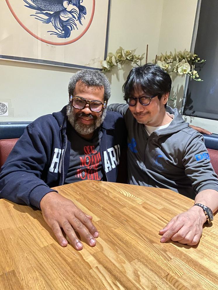 Kojima took a photo with black brother Jordan Peele, Mr. Mikami and ...