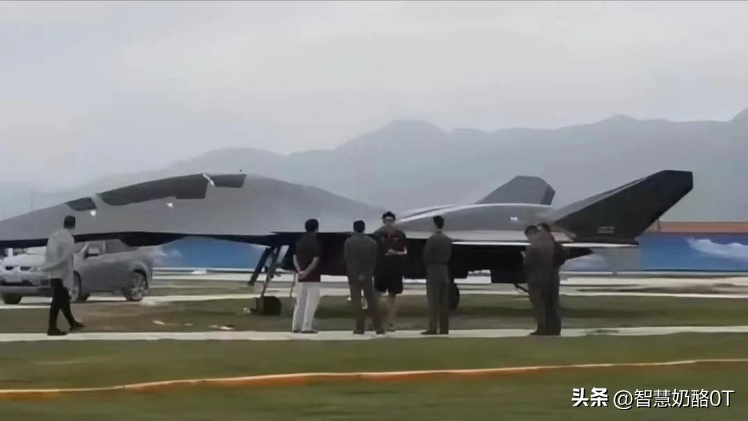 The picture before the "test flight" of the Baidi fighter was exposed ...