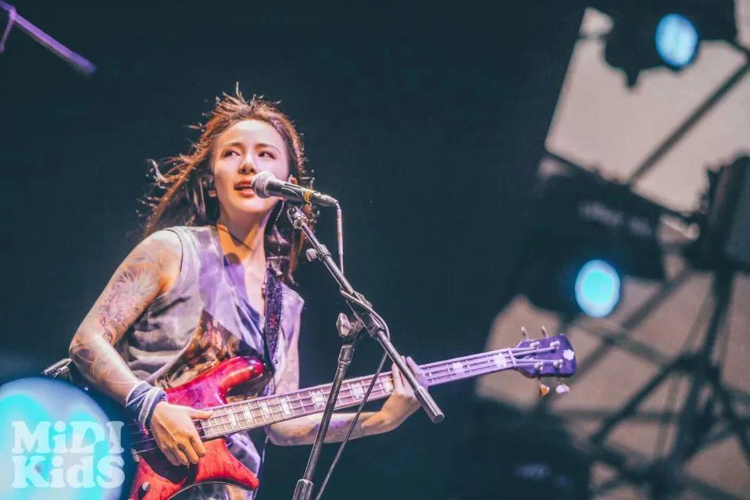 Don't call her "the most beautiful bass player in China", it's too ...