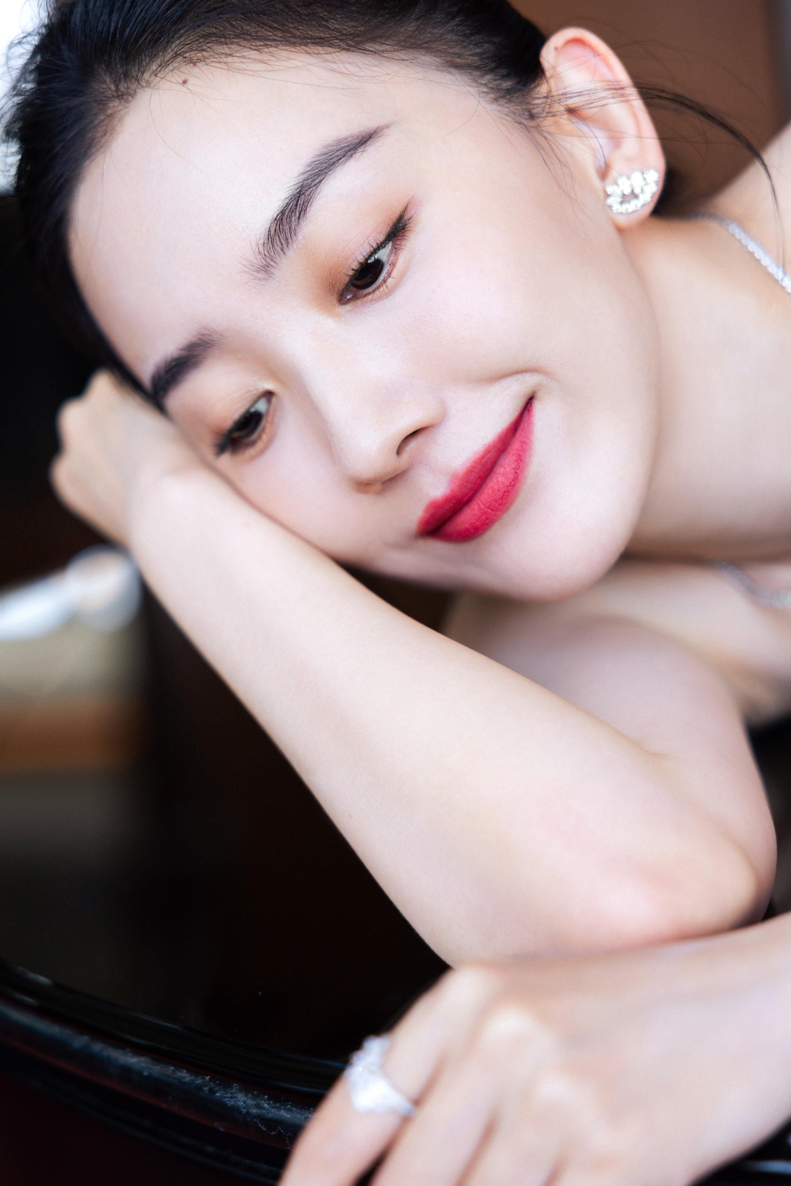 Zhu Yanmanzi's elegant shape - iNEWS