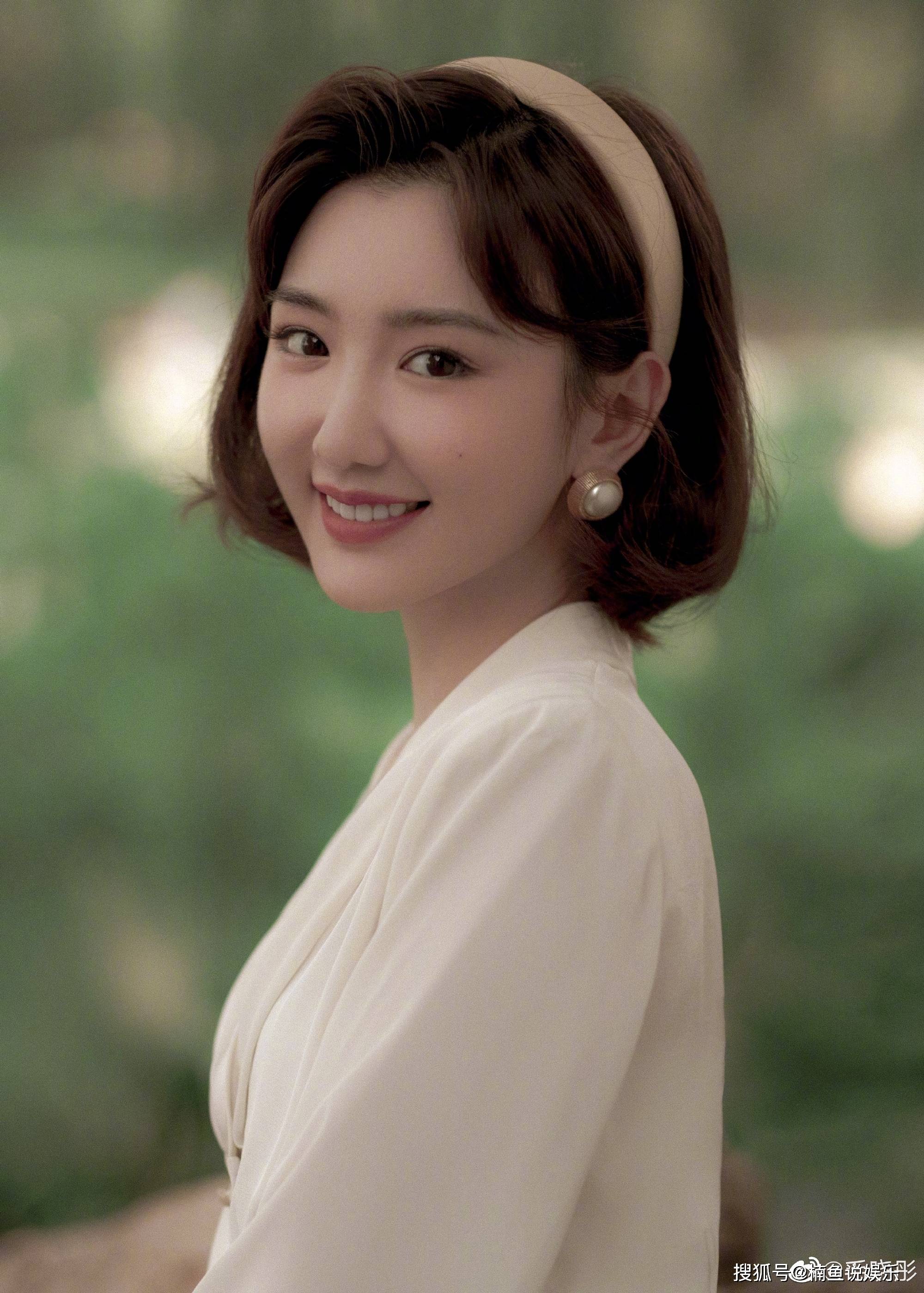 Zhao Lusi Zhang Ruonan: The female star with the best smile is so ...
