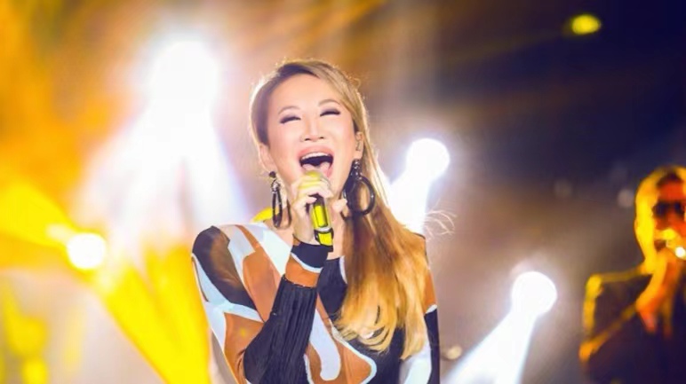 Outstanding singing skills, straightforward and pungent, music queen ...