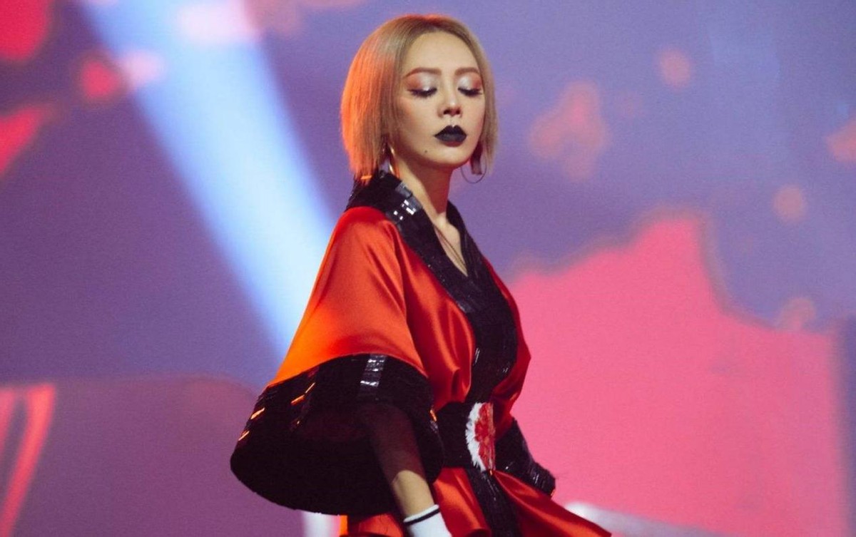 Fame and fortune cannot save the tranquility of "letting oneself go ...