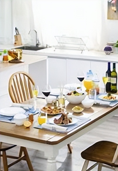 What is the significance of French table manners culture? What did ...