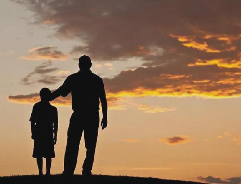 In 1984, a rare family portrait of Li Peng, his wife Zhu Lin, and ...