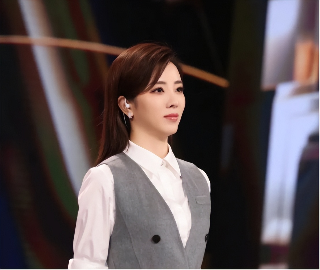 Li Sisi, who left the CCTV stage, still paid for her "impulse" - iMedia