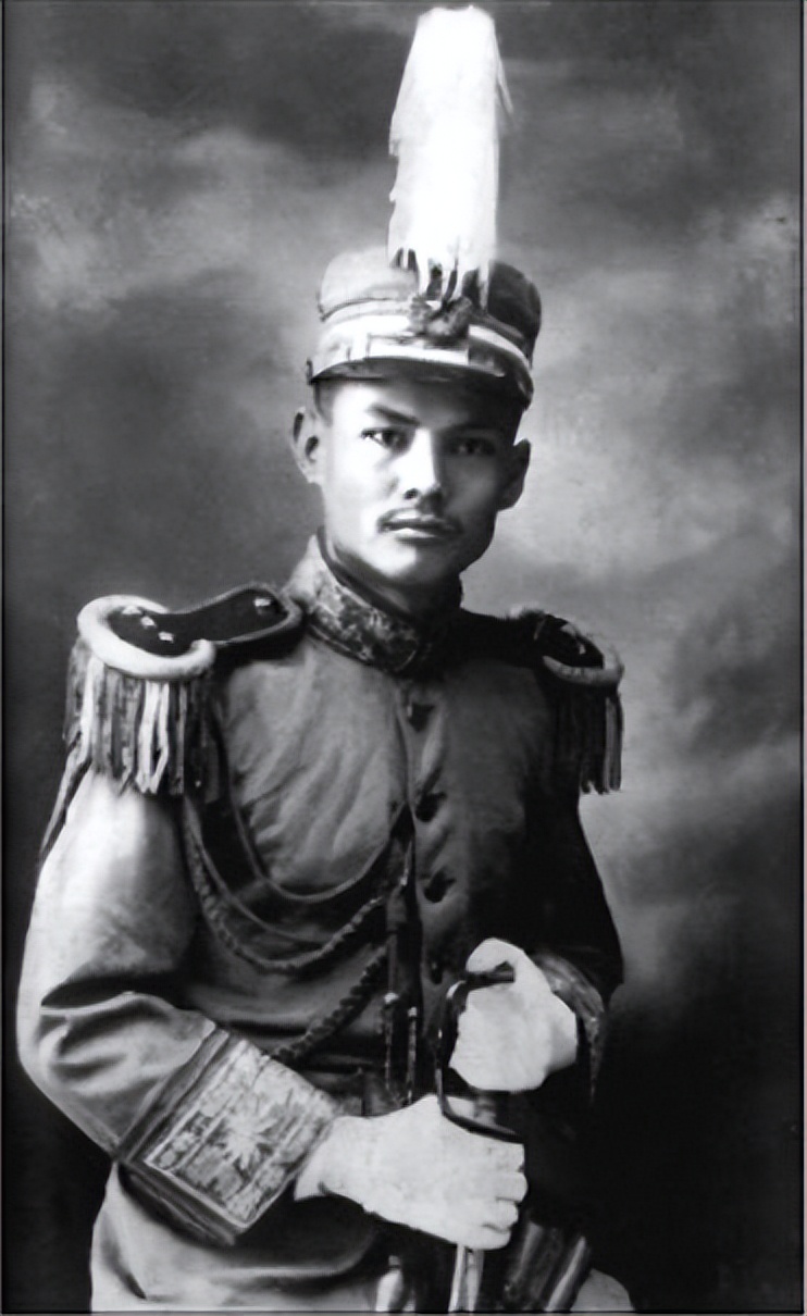 In the early years, he was Ye Jianying's subordinate. In 1949, he ...