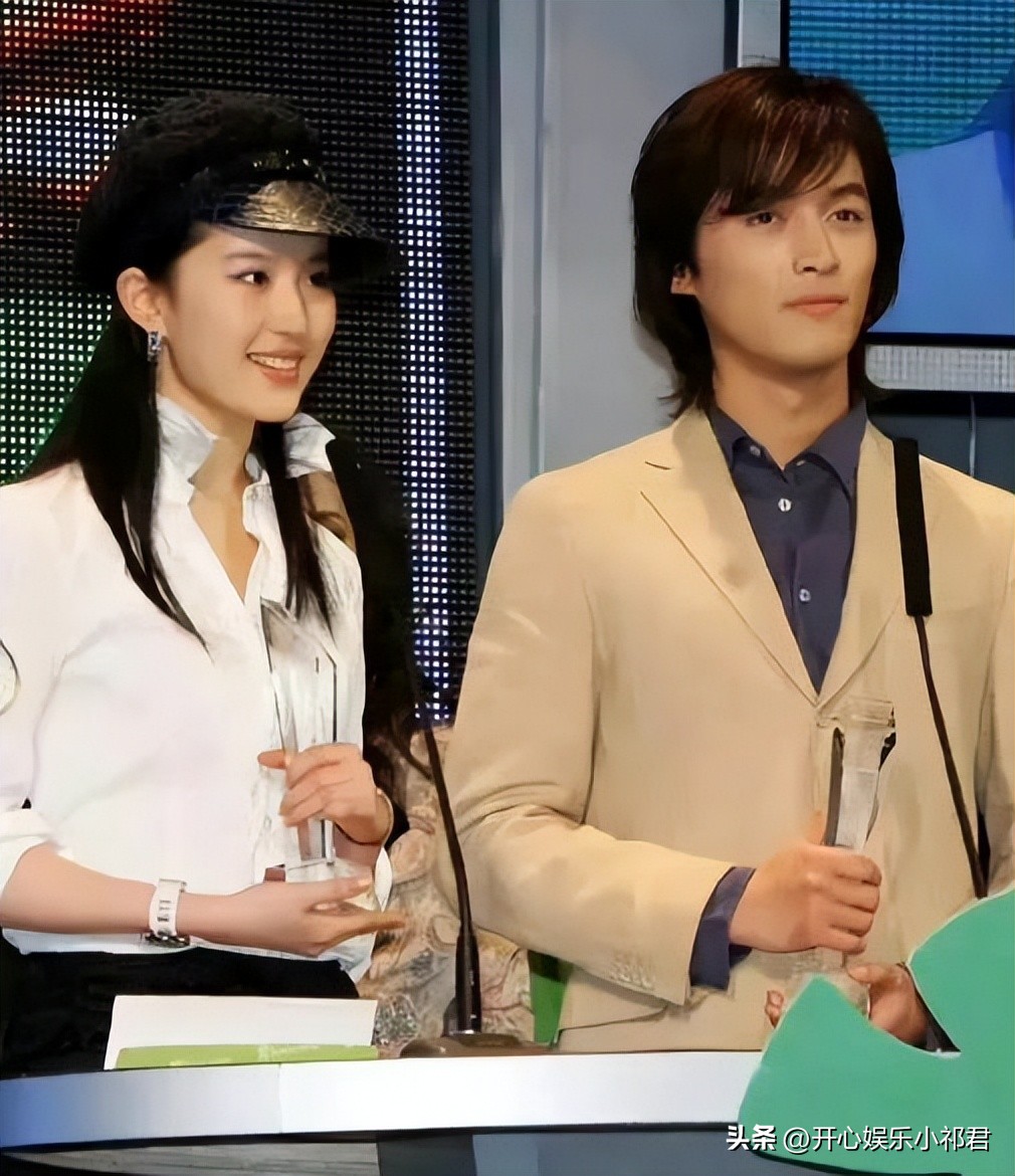 Hu Ge and Liu Yifei's early photos in the same frame were exposed, one ...