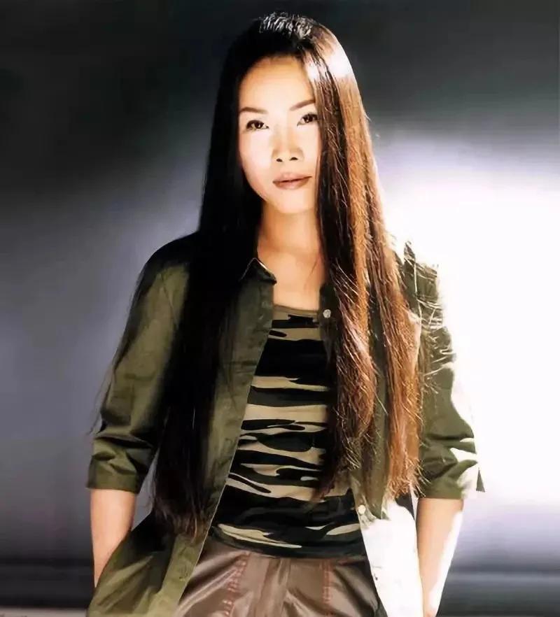 Singer Tian Zhen: After all, I still suffered from "temper tantrum" - iNEWS