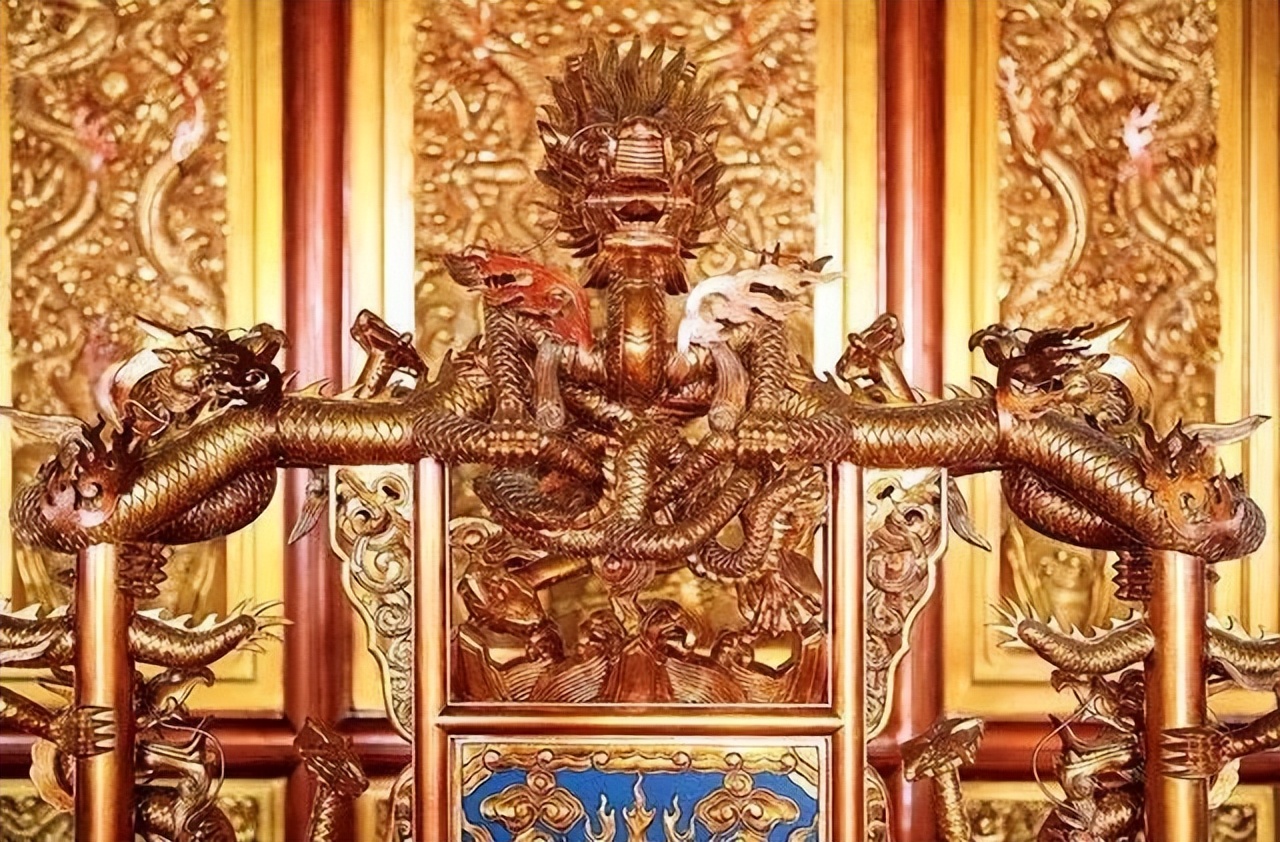The most confusing chair in the Forbidden City, experts can't explain ...