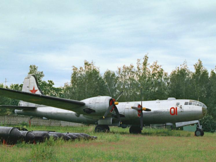 The U.S. B29 bomber was detained by the Soviet Union, Stalin ordered ...