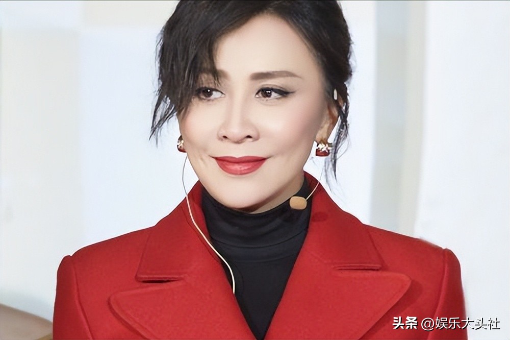 Shu Qi went to play mahjong at Carina Lau's house, and went to the ...