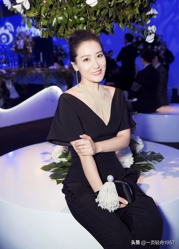 In the fifth season of "I'm a Singer", Tan Jing turned domineering and ...