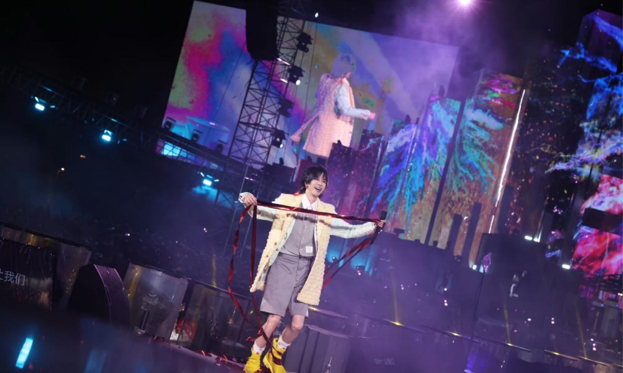 Yantai Night: Hua Chenyu's Music Miracle - iNEWS