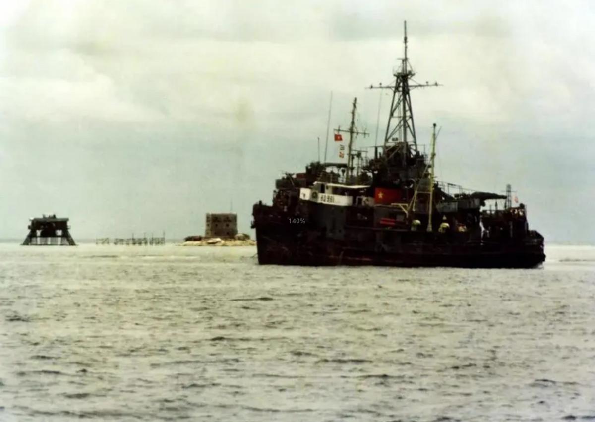 The People's Liberation Army and the Vietnamese Army are both talking ...