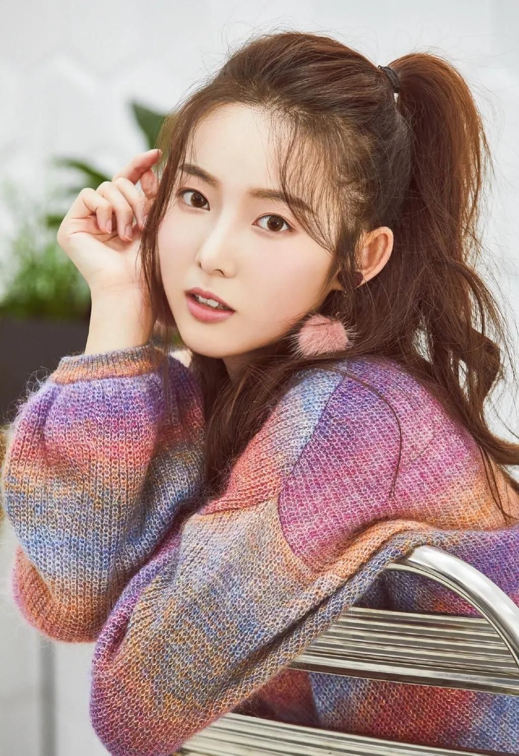 Feng Wanhe, a sweet and charming goddess - iNEWS