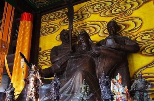 In 1966, the tomb of Guan Yu in Hubei was excavated, and at the end of ...