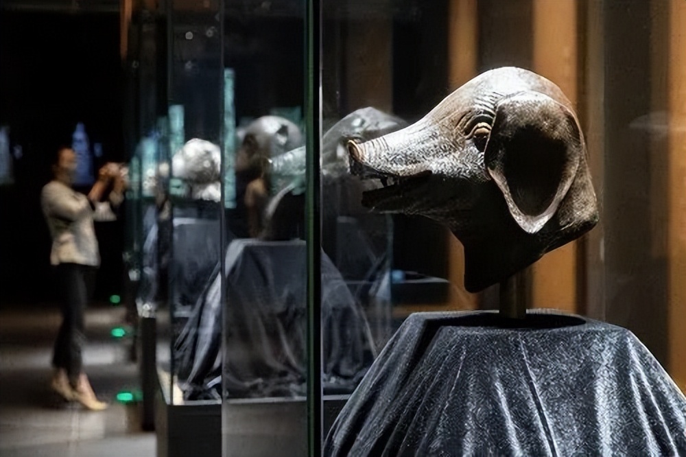 Four beast heads gather - iNEWS