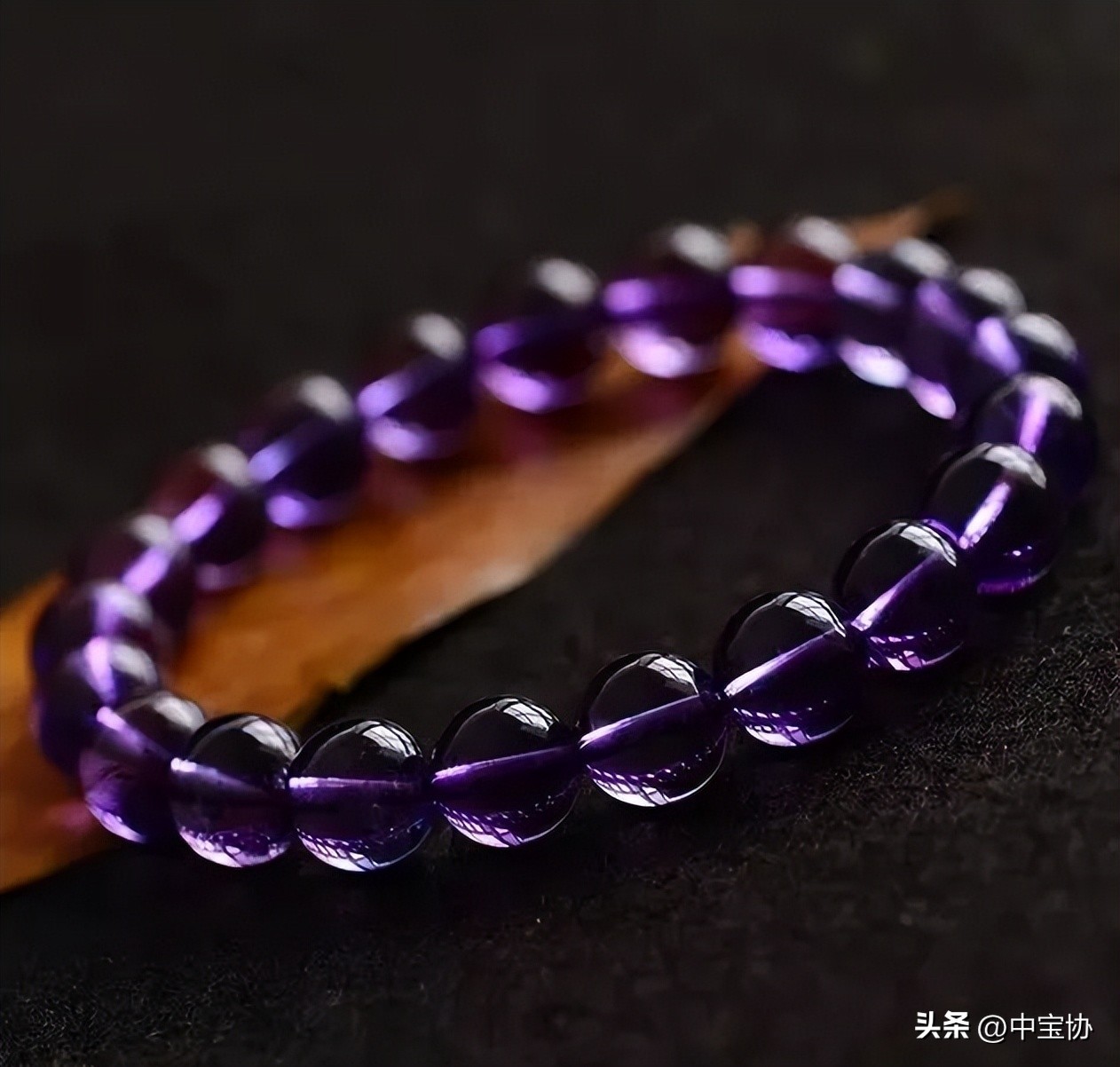 In spring, let the mysterious amethyst interpret your fashion - iMedia