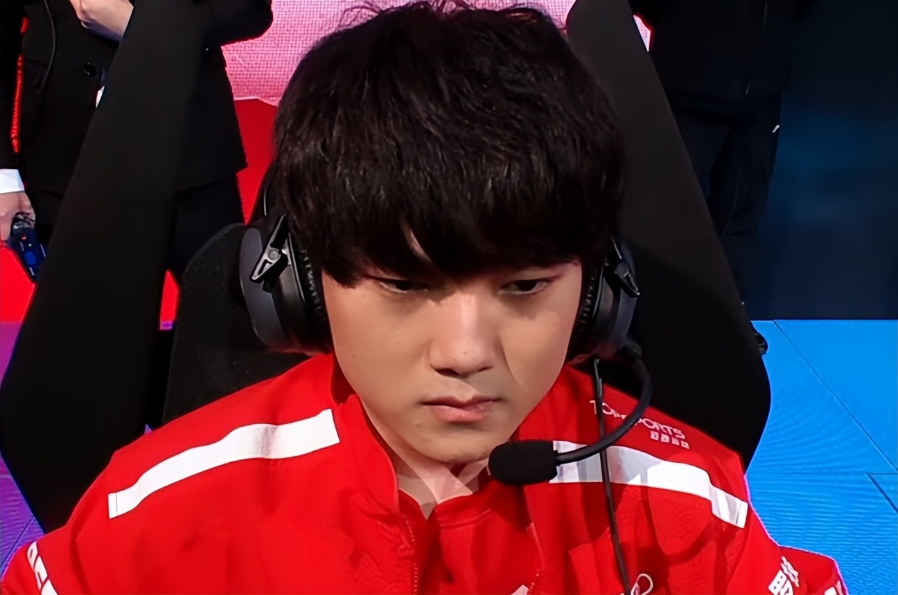 JJPLAY E-sports News: Annie with her left hand flashed JKL for an instant, and Ah Shui became ...