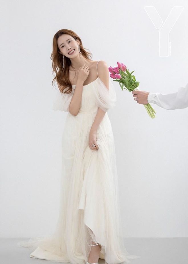 Lee Da Hae se7en's wedding is too eye-catching! - iNEWS