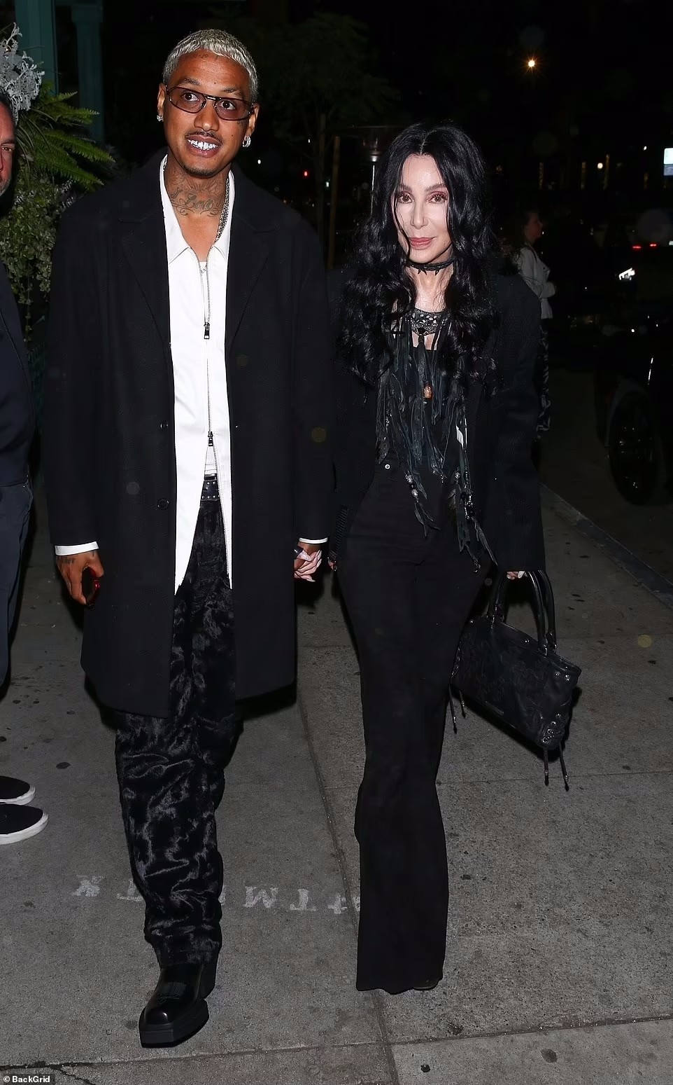 76-year-old singer Xueer: I met her 40-year-old black boyfriend, and ...