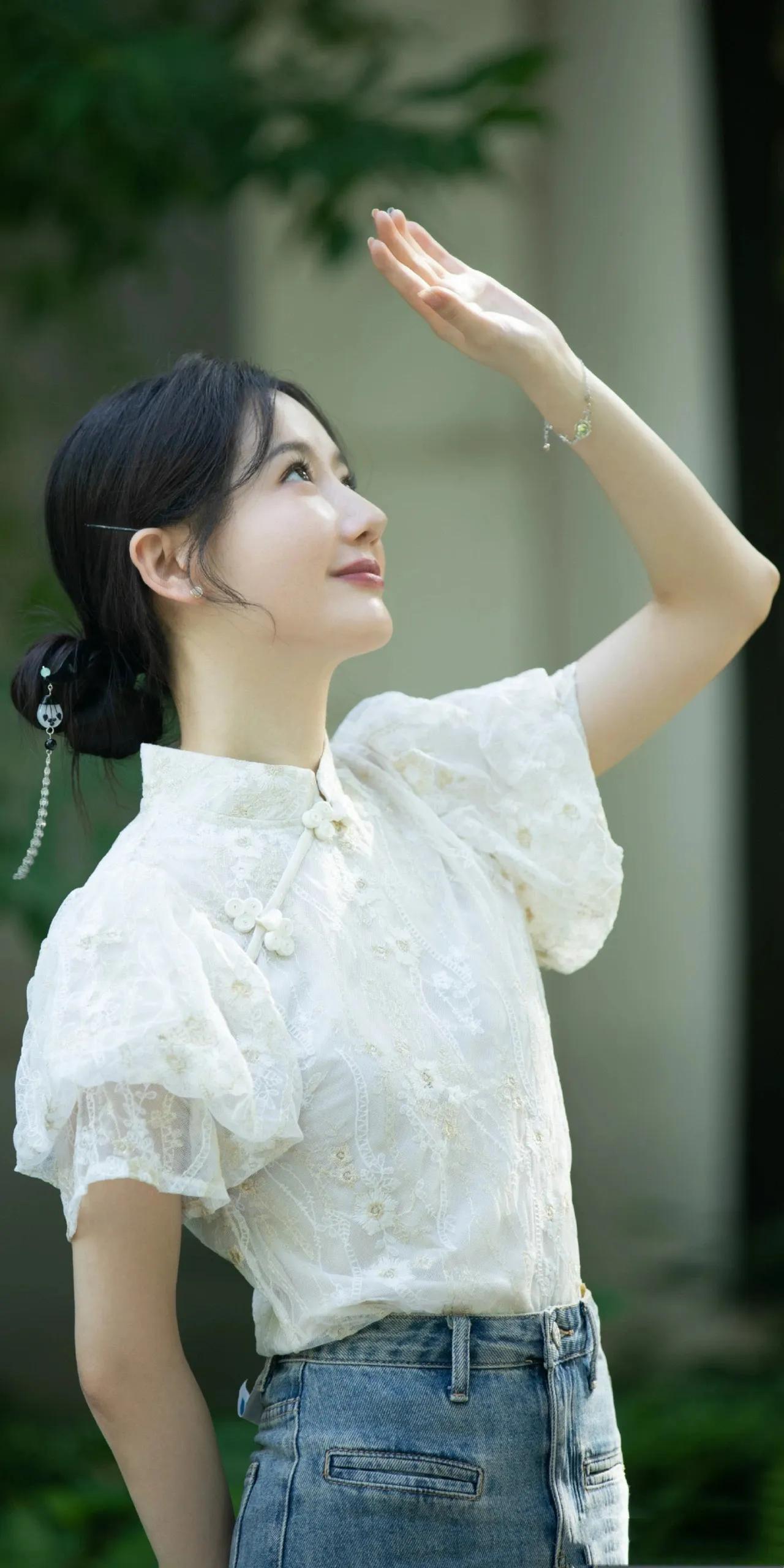 Li Mozhi & Zhao Liying - iNEWS