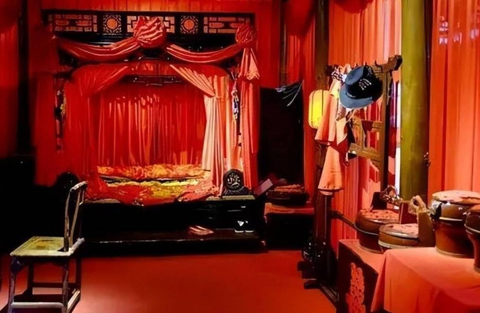 There is a thing called "spring stool" in the dowry of ancient women ...