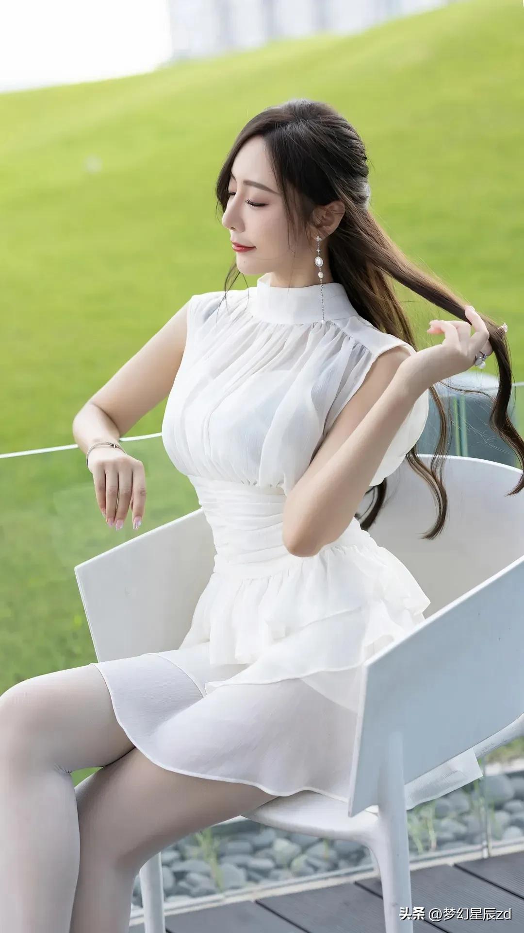 Wang Xinyao-Super beautiful white skirt - iNEWS