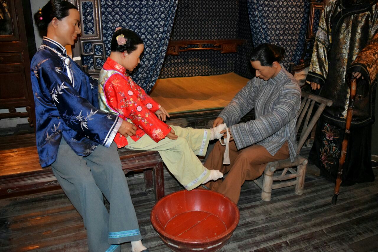 Explore the reasons behind the bound feet of ancient Chinese women - iNEWS