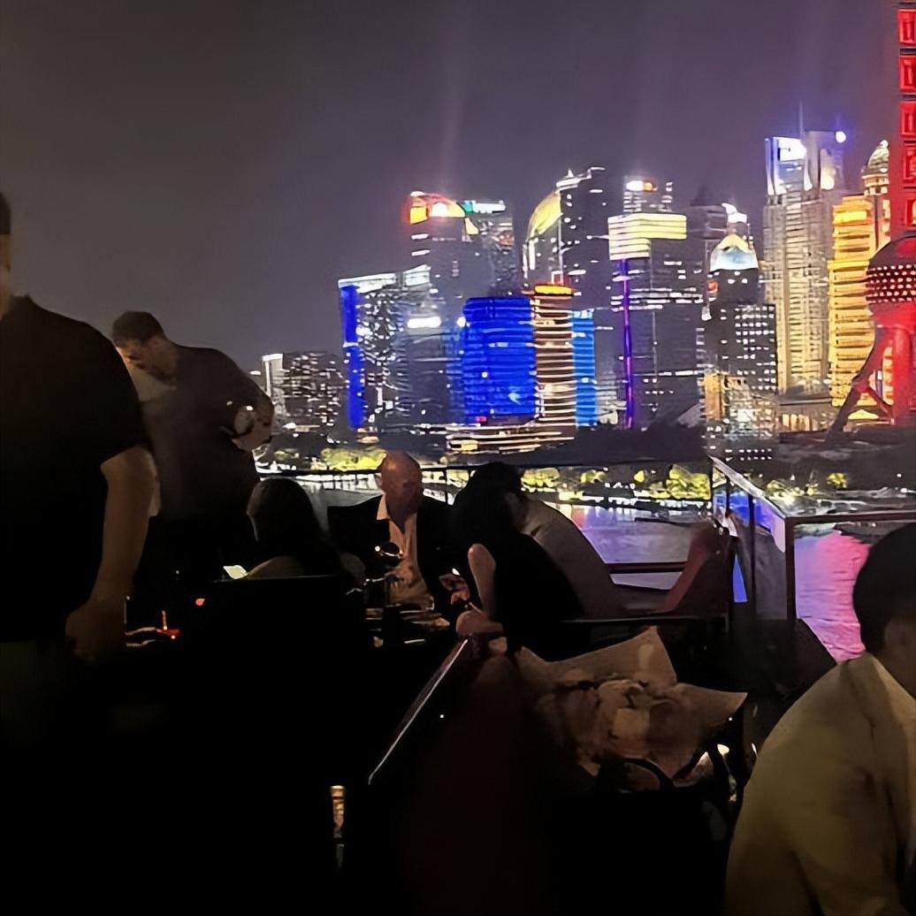 6.11 News: Wu Jing & Jason Statham eat dumplings together on the Bund ...