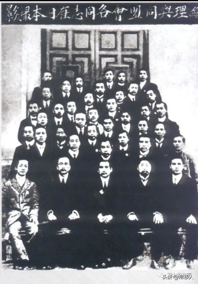 Wang Jishi, an old Boshan expert on literature and history: a book with ...