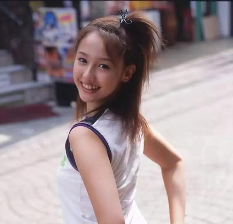 Known as the "Goddess of Crazy Criticism", she has sex with her husband ...