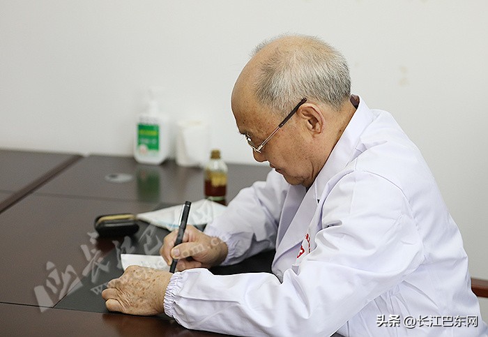 He is the "sacred bone field" of the Tujia mountain people - iMedia