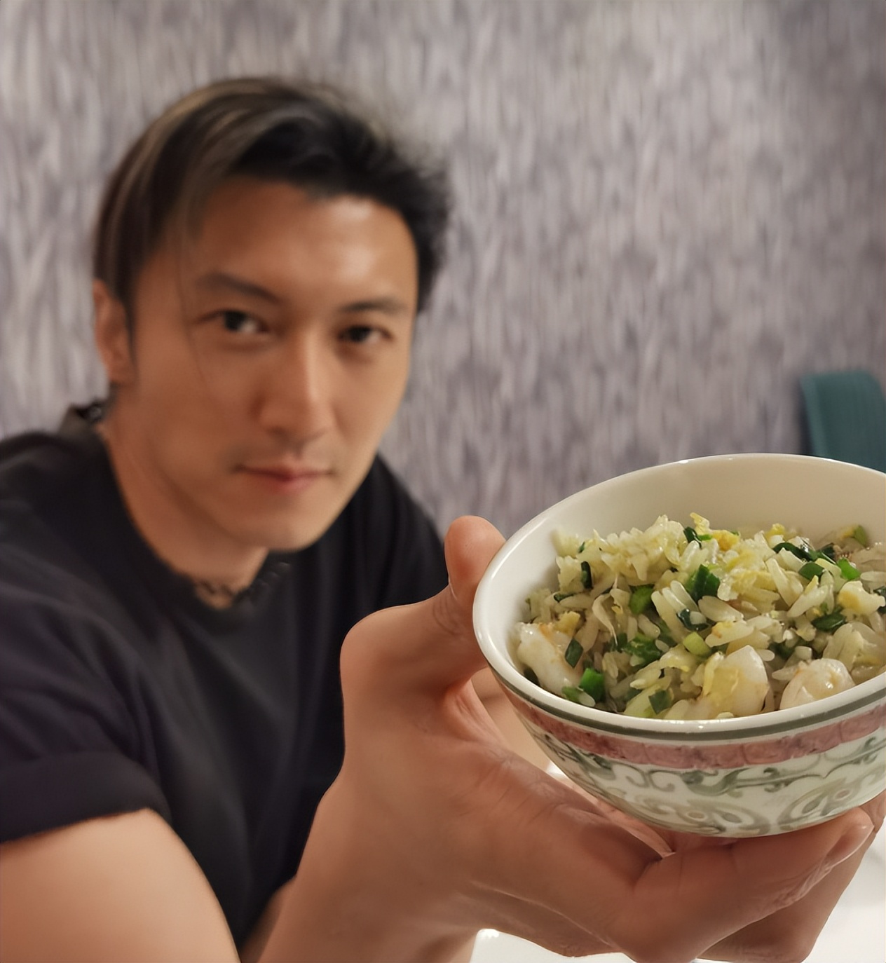 Nicholas Tse "abandoned the kitchen and followed the movie"? Yang ...