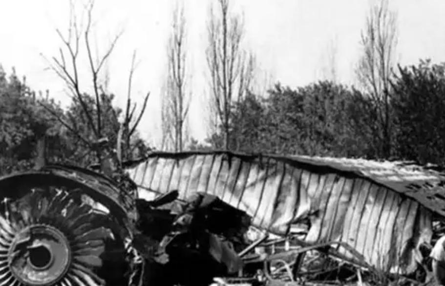 The deadliest air crash in American Airlines history, 271 people on ...