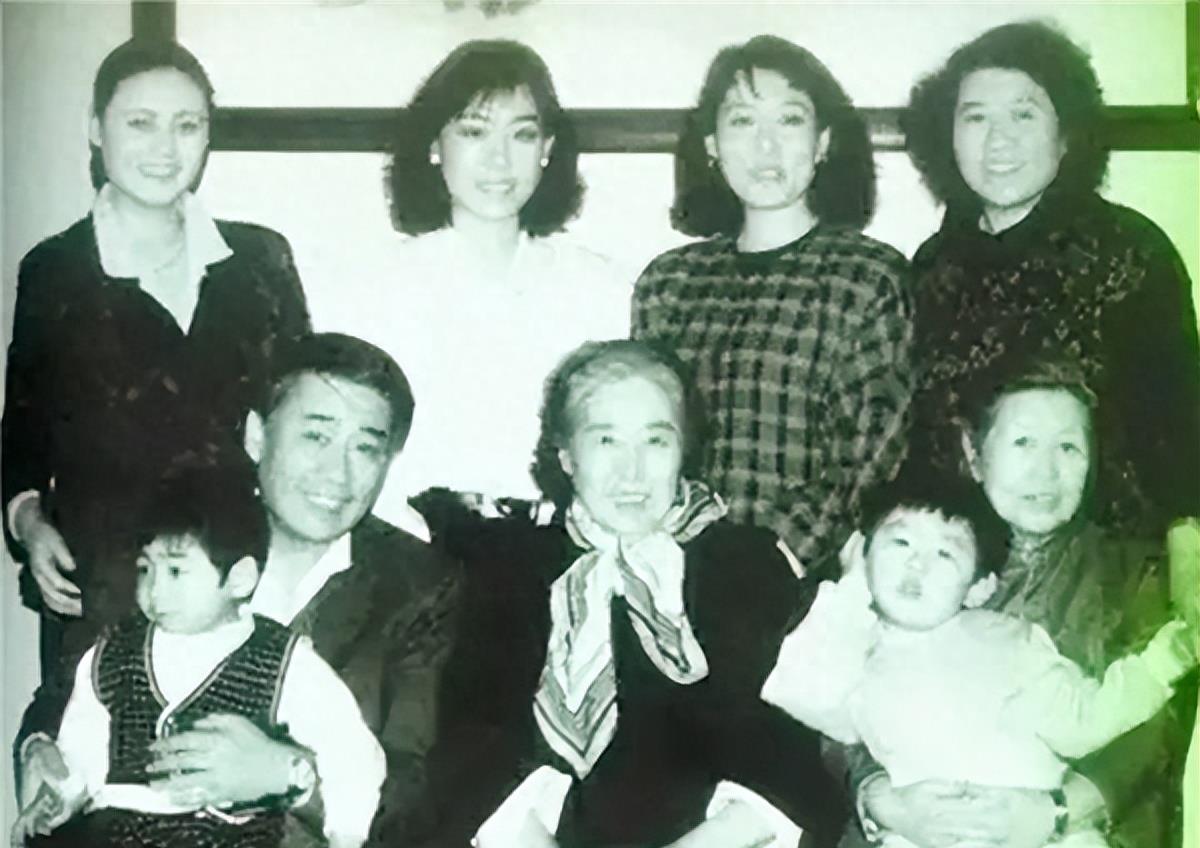 The daughter of Liu Shaoqi's ex-wife told Wang Guangmei's daughter: You are not my biological ...